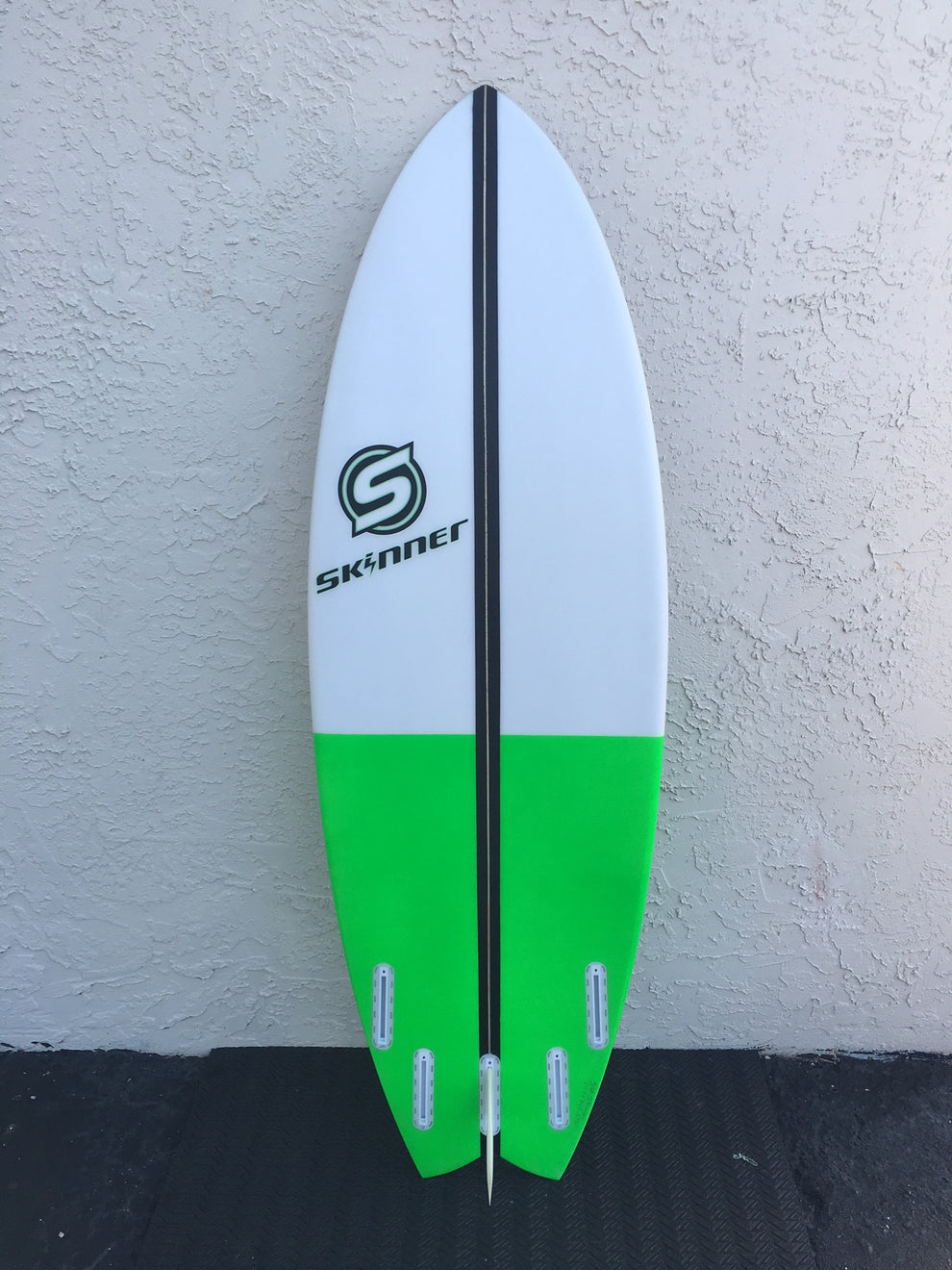 SOLD Skinner Surfboards 5'4 x 20" Wonder Fish Poly 5 plug - 27.7 Liter ...